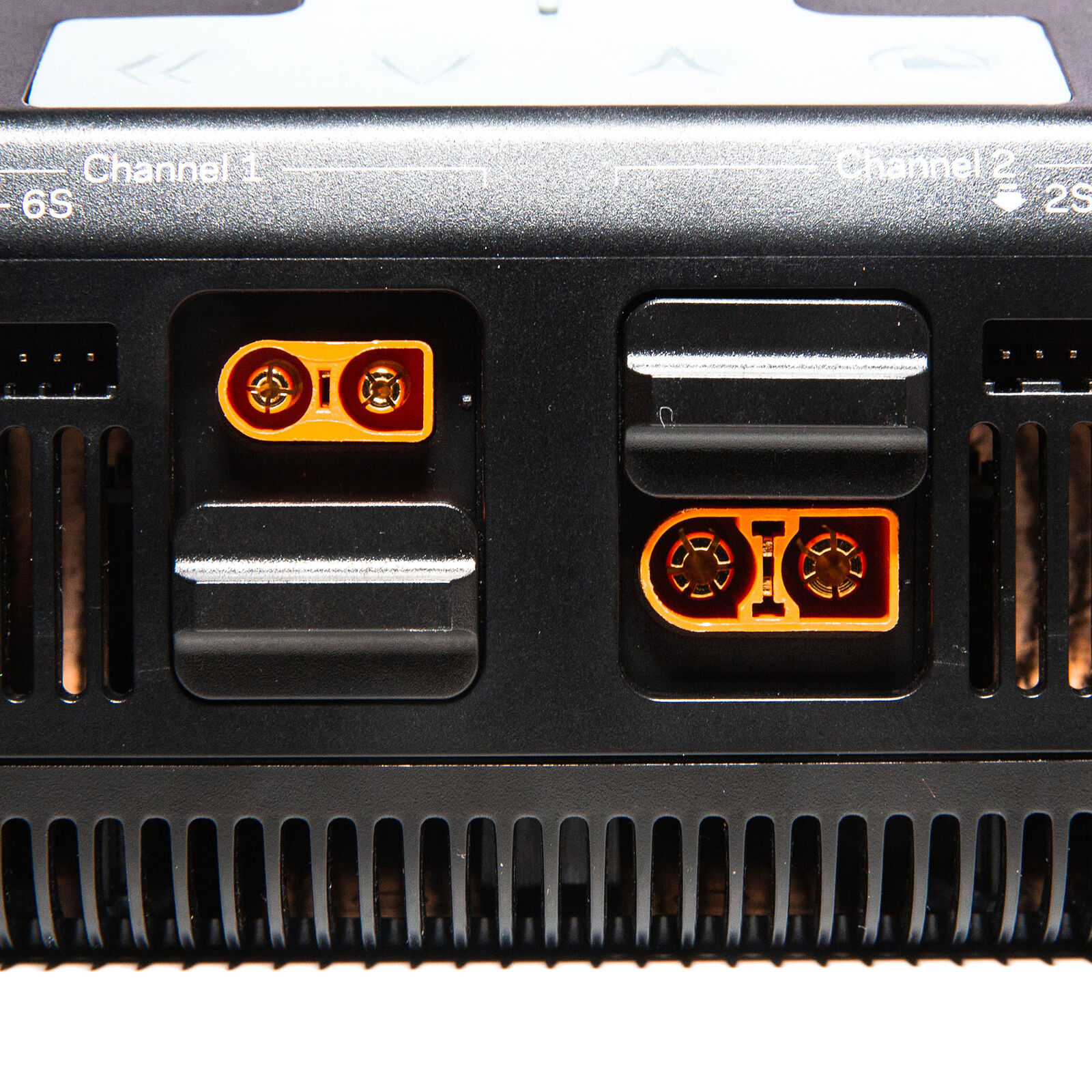 S2200 G2 AC 2x200W Smart Battery Charger | Spektrum