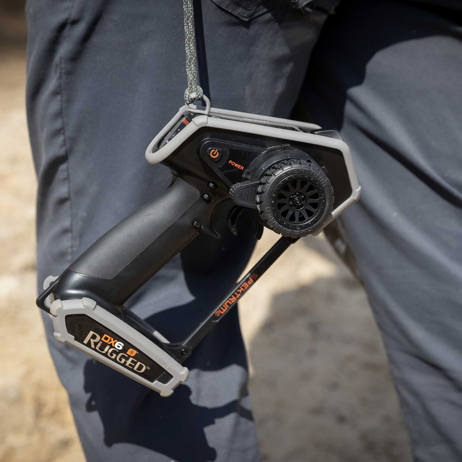 DX6 Rugged 6-Channel DSMR Transmitter with SR515 Receiver | Spektrum